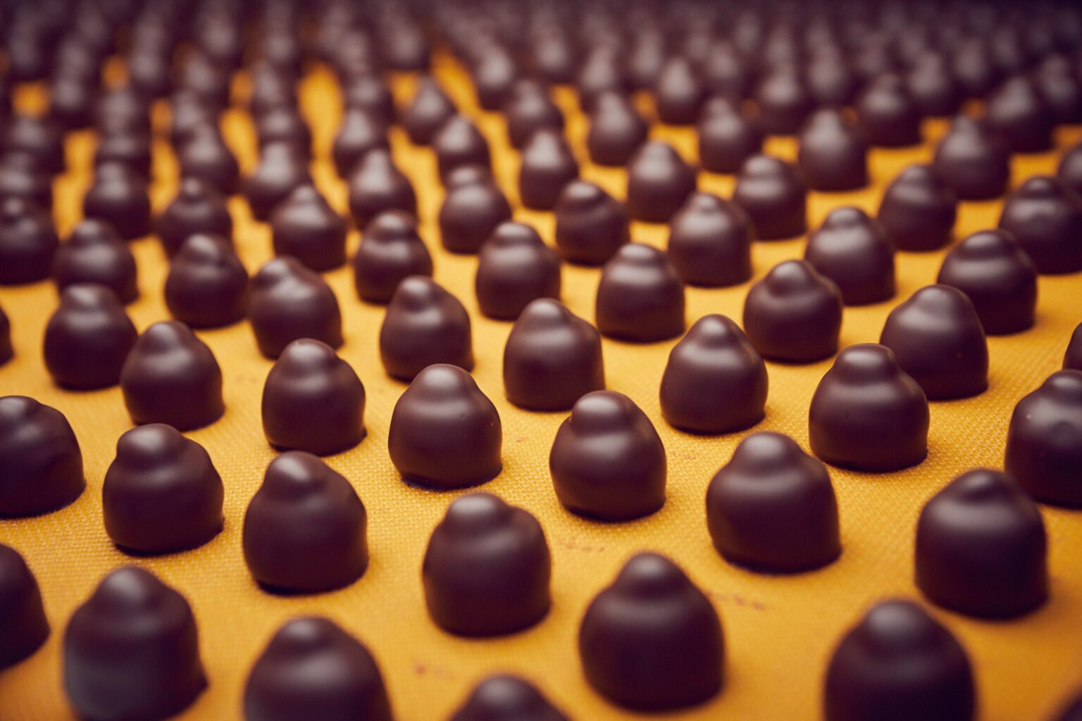 Baci Perugina, cent'anni di storia di un marchio tutto italiano ...